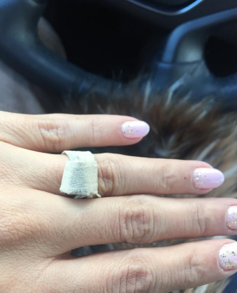 Apollo Nida's Fiancé Shows Off An Engagement Ring Made Of Prison Paper ...