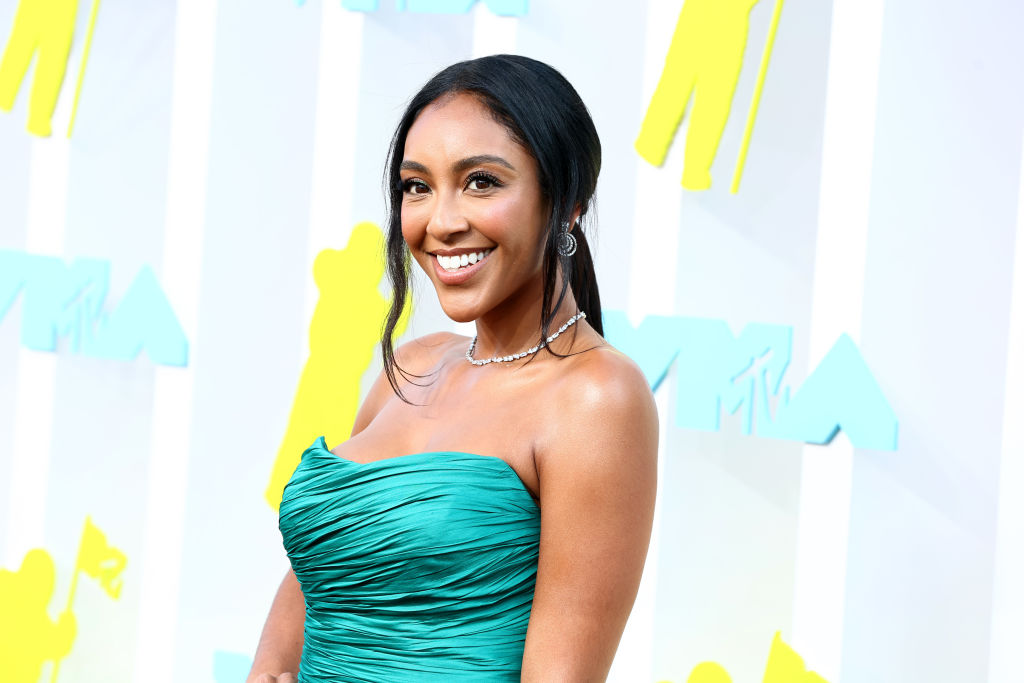 The Bachelorette's Tayshia Adams Holds Hands With Summer House Star ...