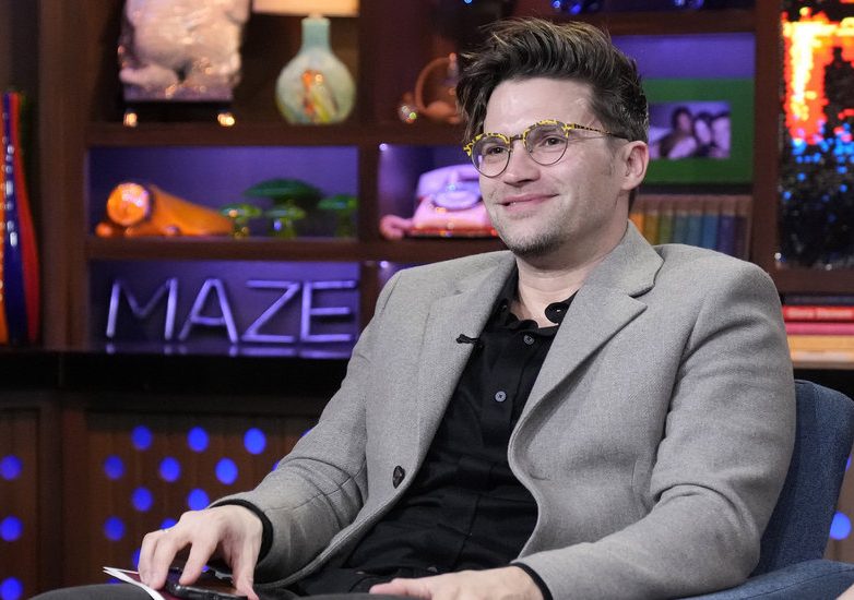 Tom Schwartz Claims That Tom Sandoval “Steamrolled” Him Into Kissing Raquel Leviss - showbizztoday