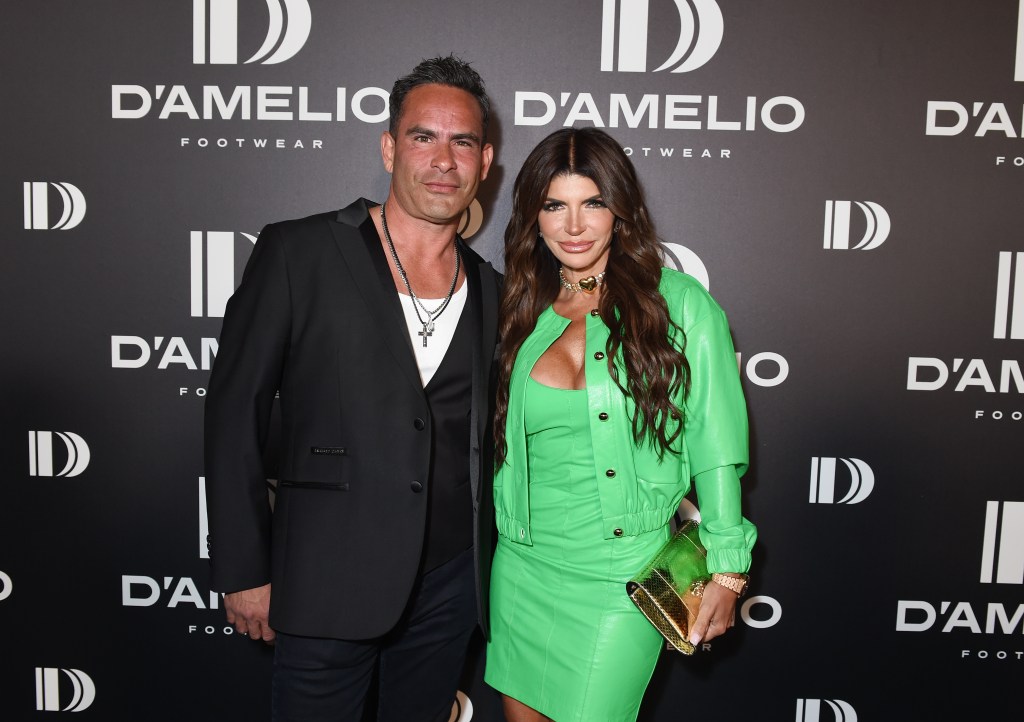 Luis Ruelas - Reality Tea