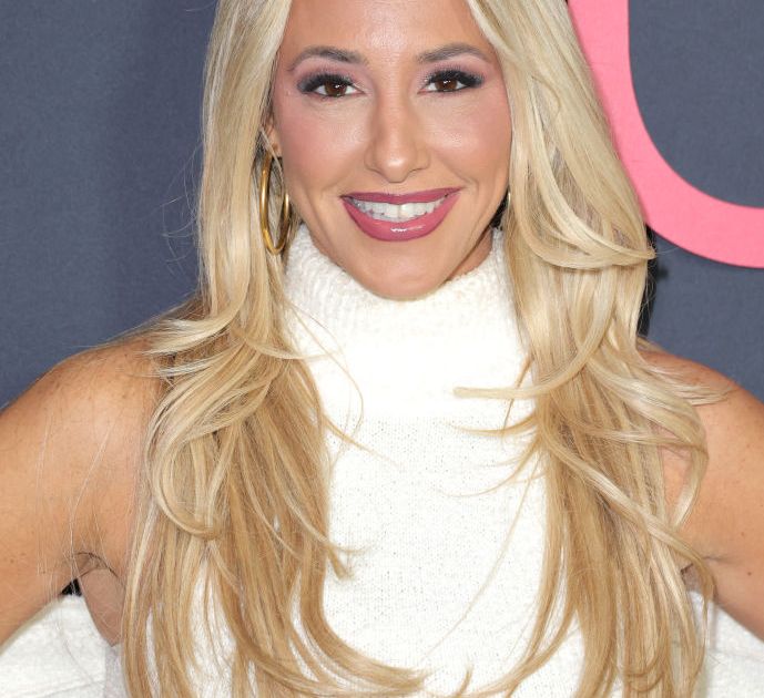 Danielle Cabral - Reality Tea