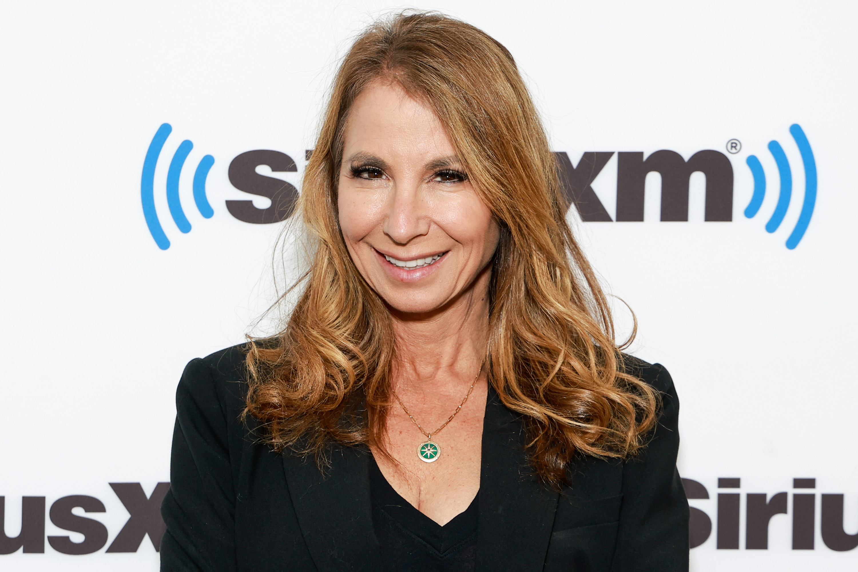 Kim Zolciak Shows Off Her Incredibly Tiny Waist... Again - Reality Tea