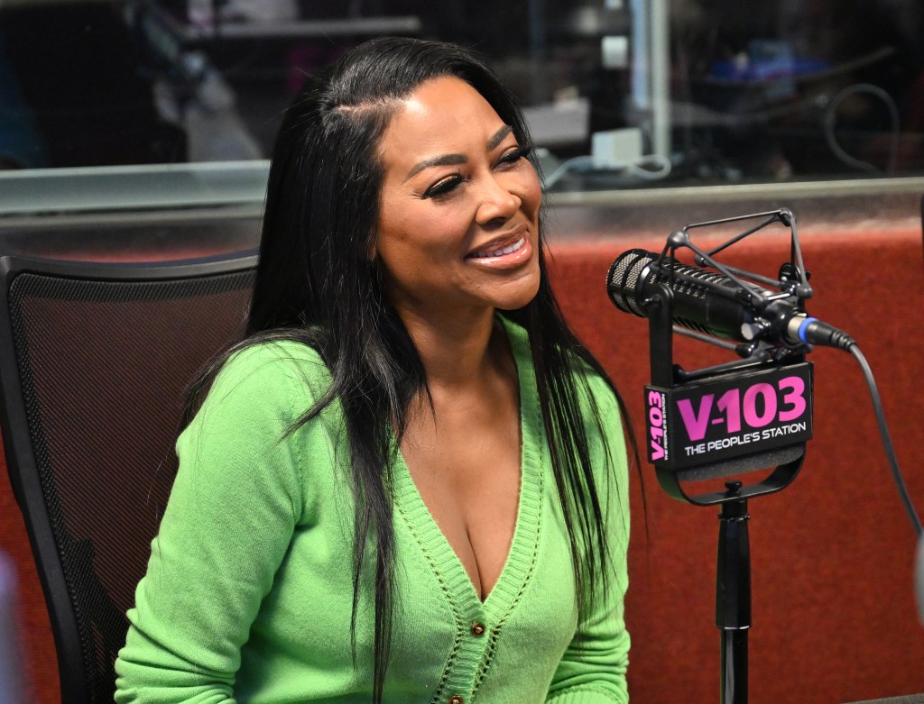 Kenya Moore Throws Phaedra Parks Traitors Shade Reality Tea