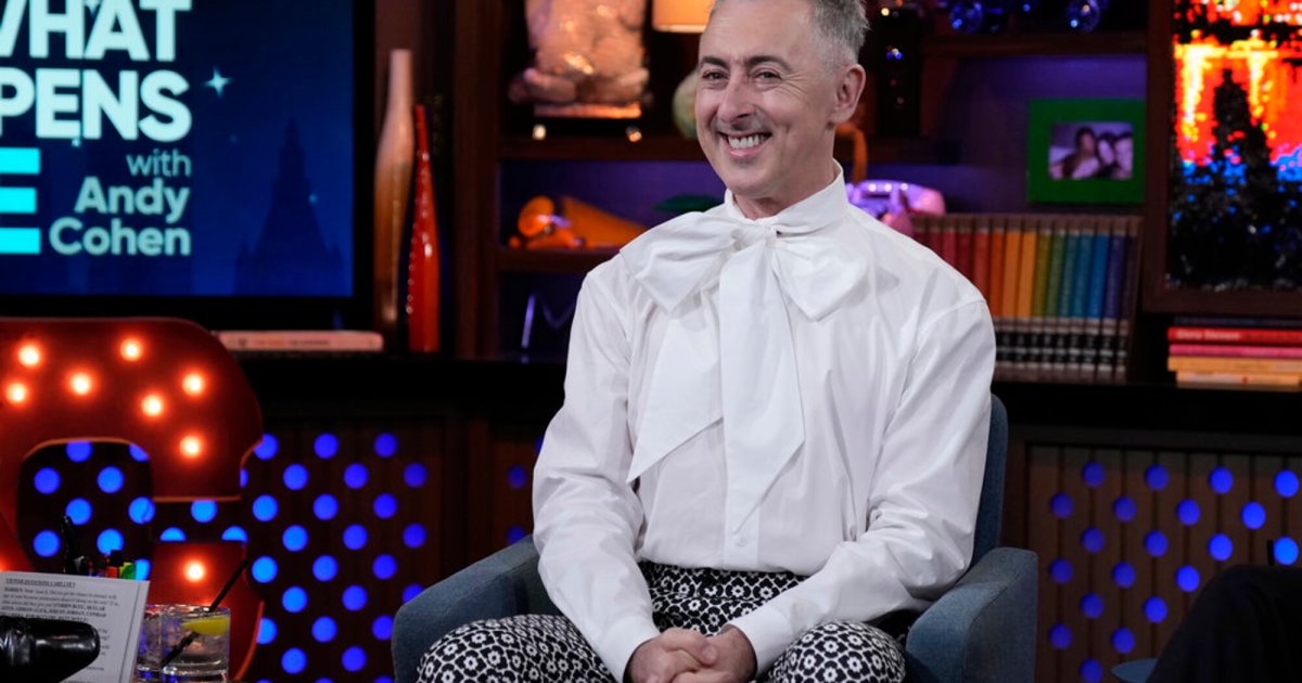 Alan Cumming Teases Phaedra, Parvati Traitors Season 2 Feud