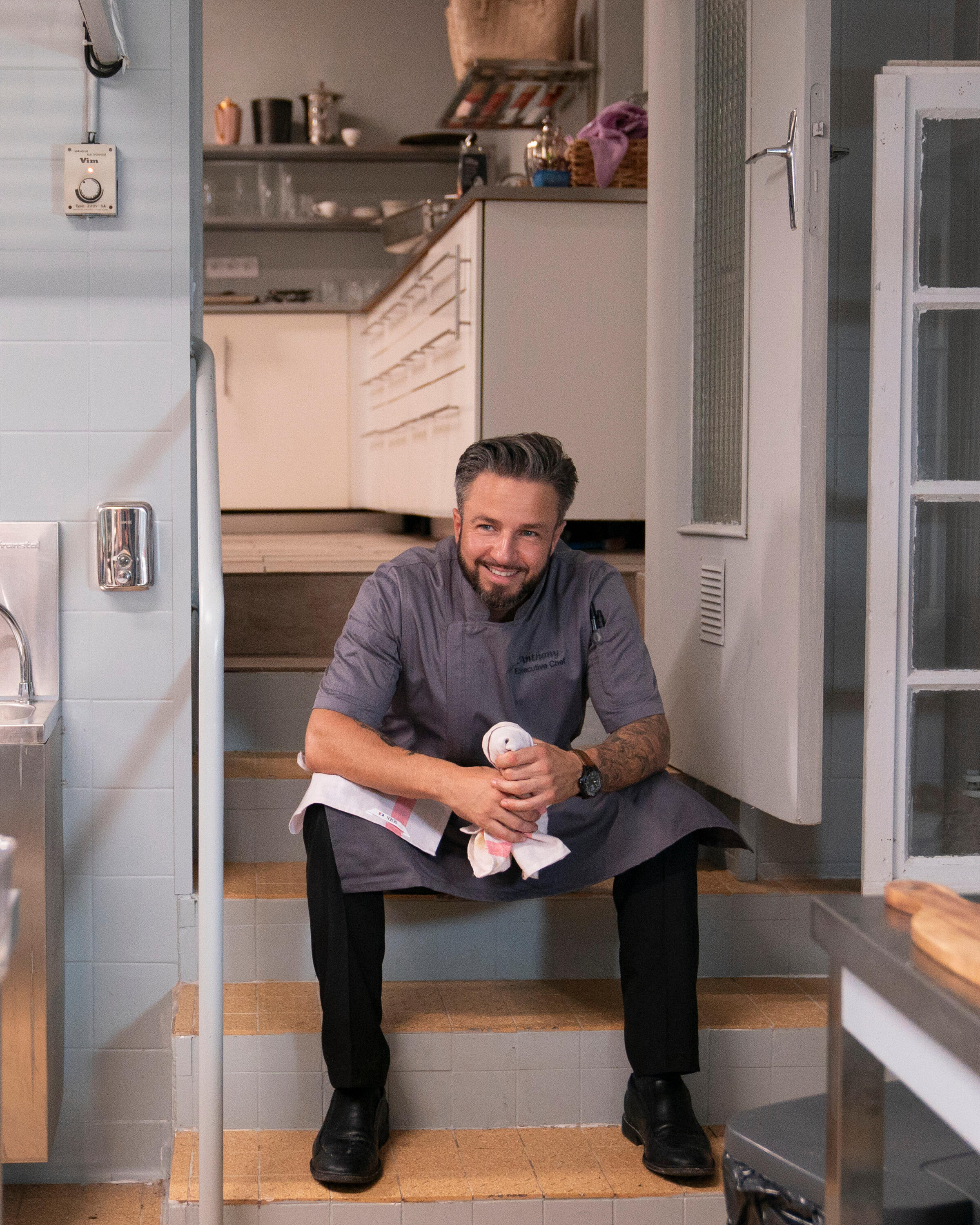 Anthony Bar - Reality Tea