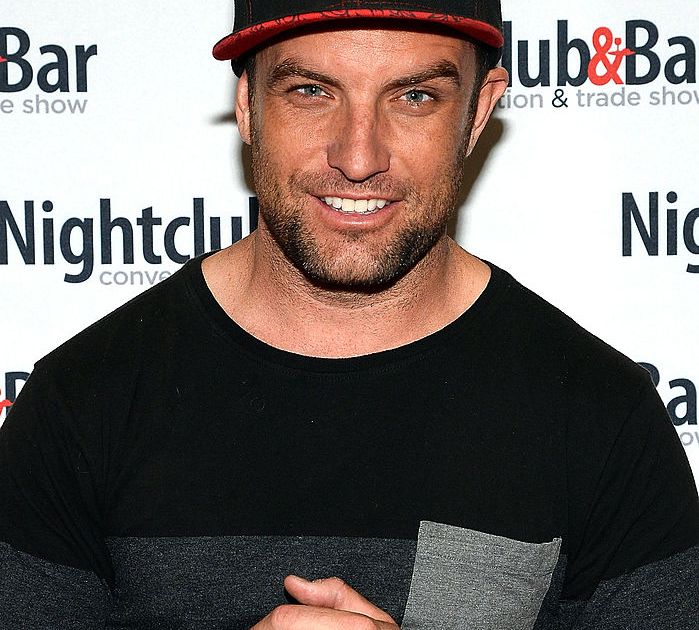 T.J. Lavin - Reality Tea