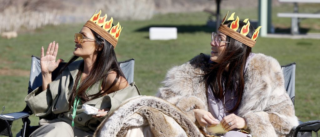 Why Angie Katsanevas and Lisa Barlow Should Be Friends Again - Reality Tea