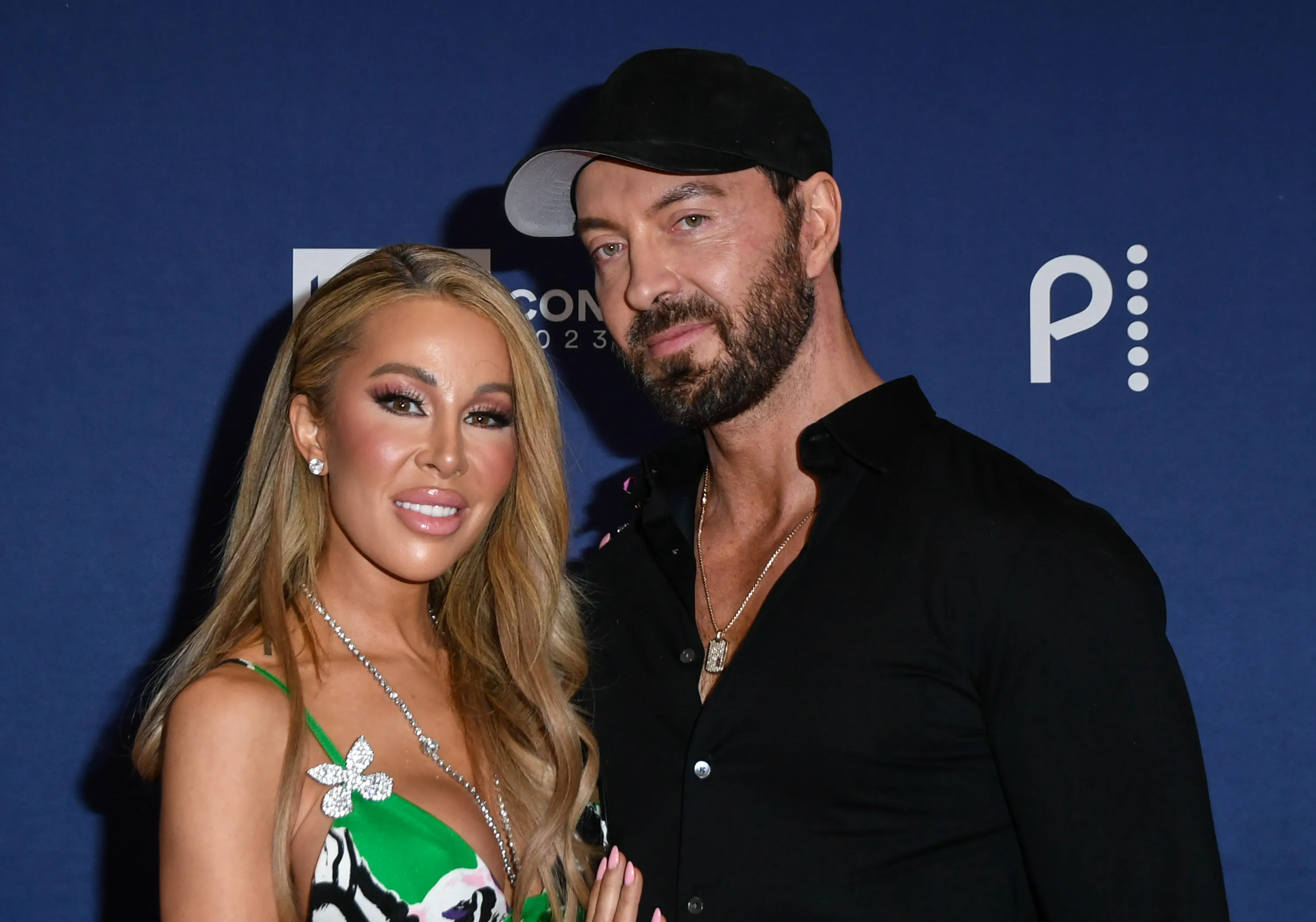 Is Lisa Hochstein Planning Engagement to Jody Glidden?