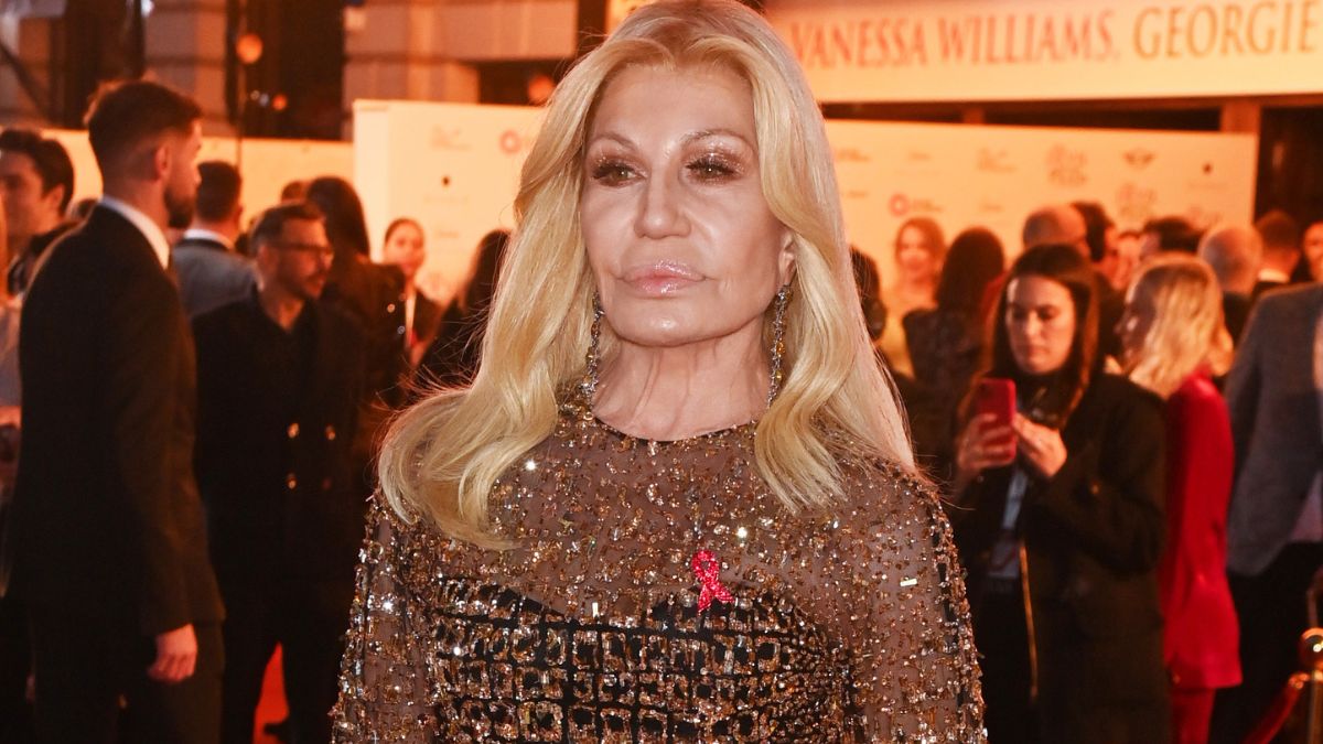 You Have To See Donatella Versace’s Dramatic Beauty Transformation To ...