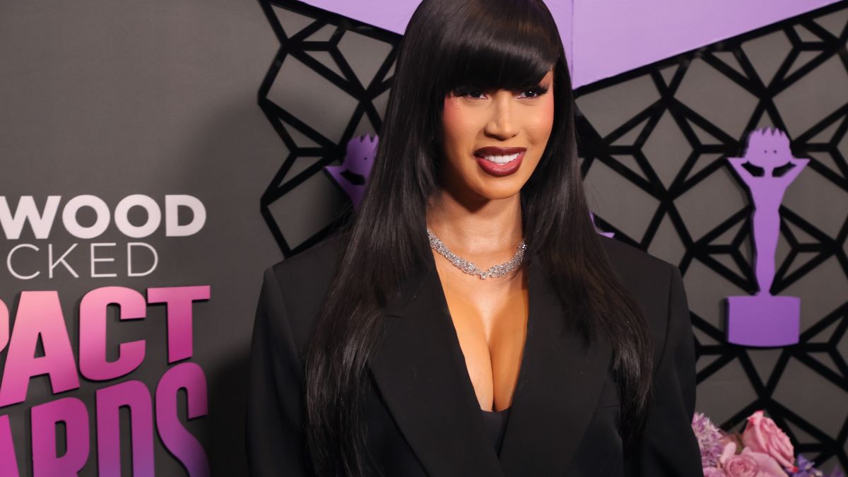 Cardi B Shares Unfiltered Christmas Photos With Kids & It's Super ...