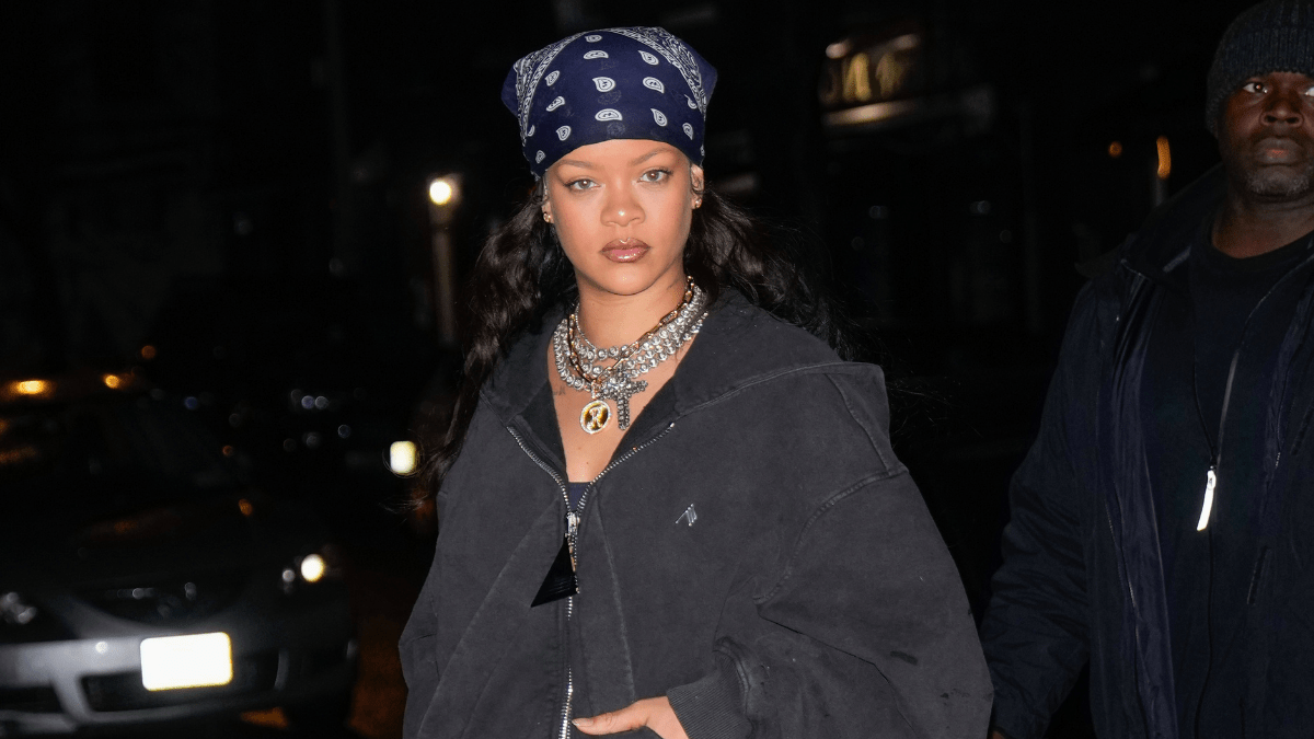 Rihanna Can't Get Enough of Roses in New Sultry Photo Drop - Reality Tea