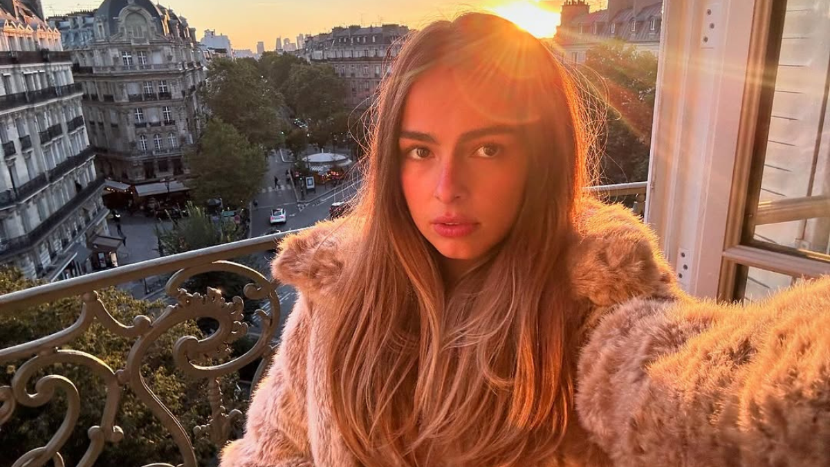 Addison Rae Goes Bold in Cropped Fur Jacket & Skirt With a Risqué Slit ...