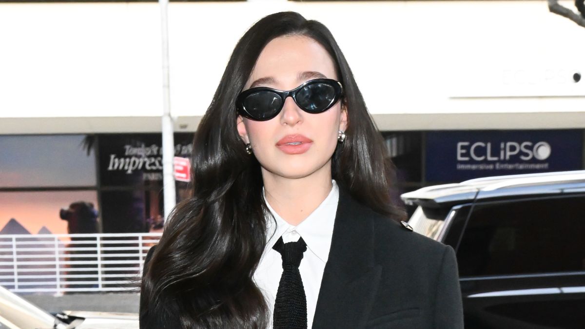 Mikey Madison Makes Pole Dancing Look Effortless in New Video - Reality Tea