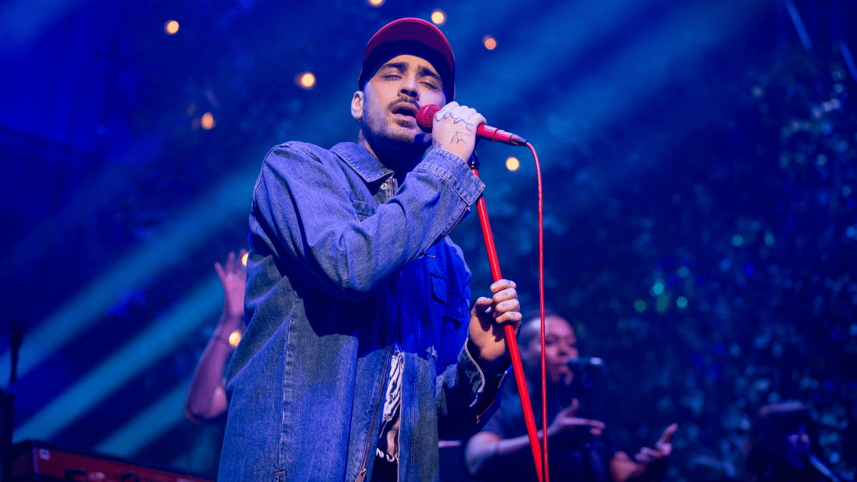 Zayn Malik 'Almost Cried' During One Direction Tribute in Mexico ...