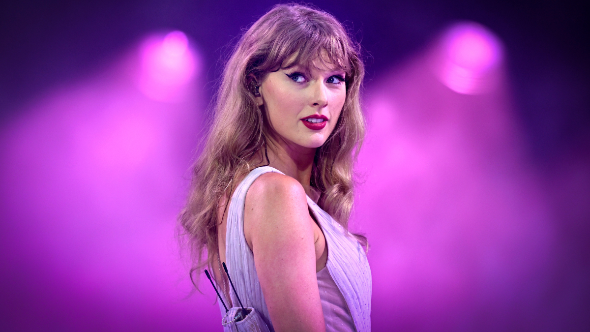 Unverified Video Claims Taylor Swift Took a 40-Second Flight - Reality Tea
