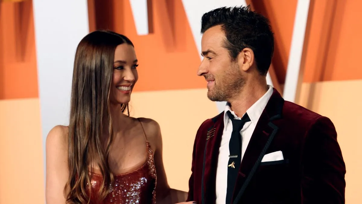 Justin Theroux & Wife Hold Hands in First Photos Post Marriage - Reality Tea