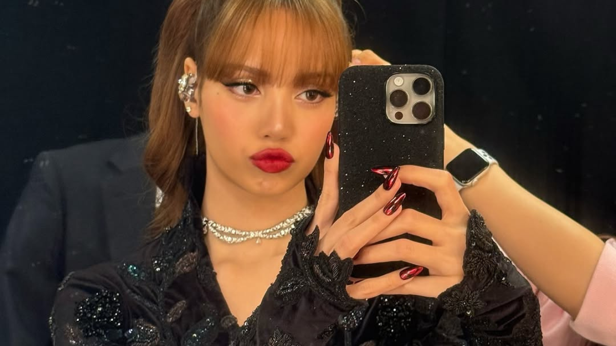 Blackpink’s Lisa & Megan Thee Stallion's Oscars Photo Is Flirty & Cute ...
