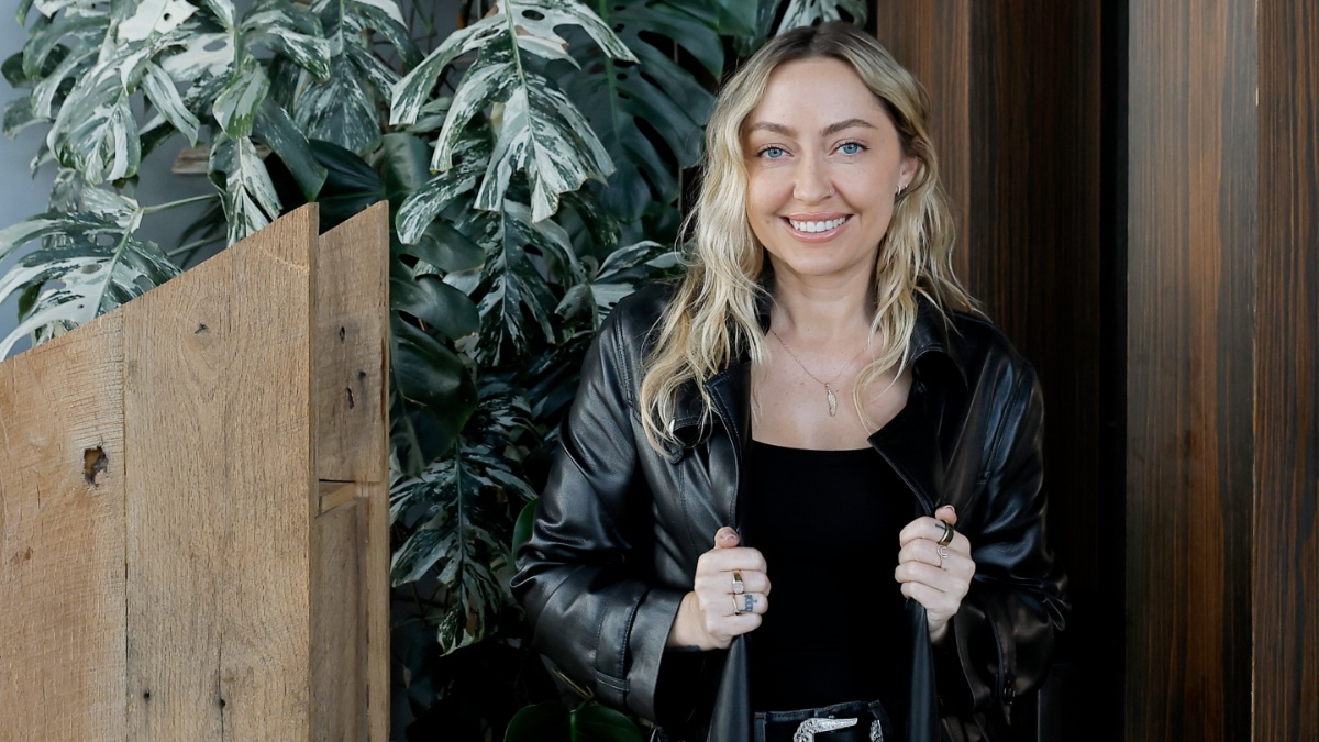 Brandi Glenn Cyrus Net Worth 2025: How Much Money Does She Make ...
