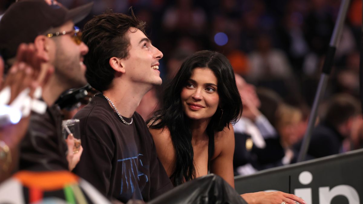 Kylie Jenner & Timothee Chalamet's Knicks Game Photos Define True Love ...