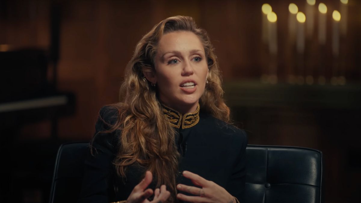 Miley Cyrus's 'Unique Anatomy' Makes Her Voice Sound the Way It Does ...