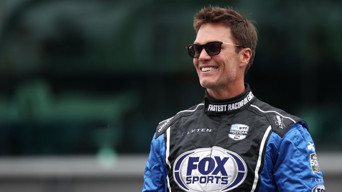 Tom Brady In 'No Strings Attached' Relationship With Victoria's Secret ...