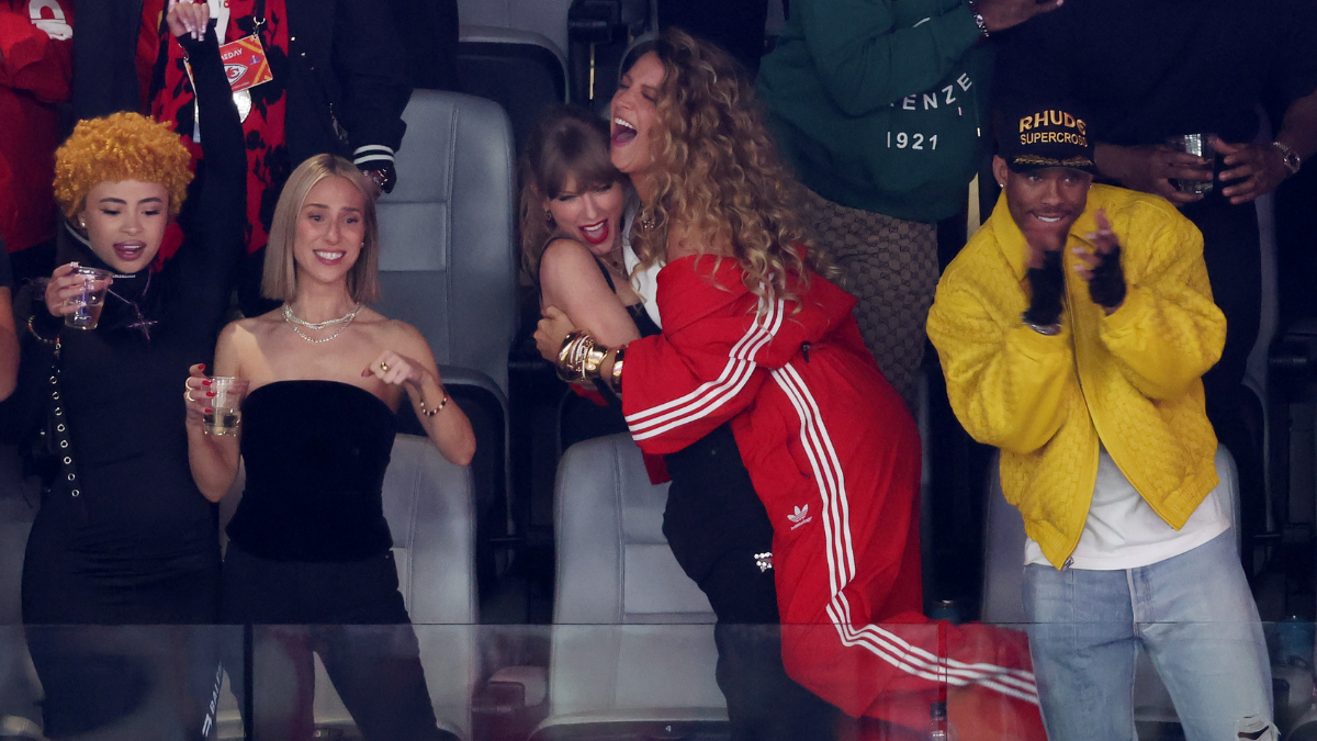 Update on Where Taylor Swift & Blake Lively Stand After Diss Track ...