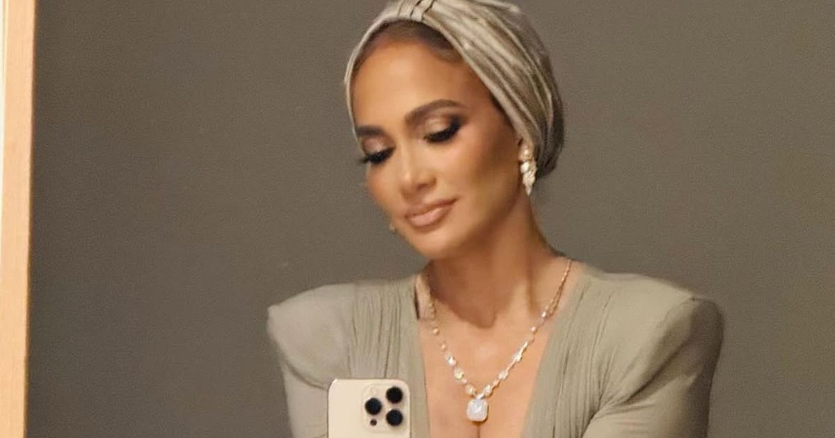 Jennifer Lopez Fearless Amid Rumors of Low Ticket Sales, Says Source ...