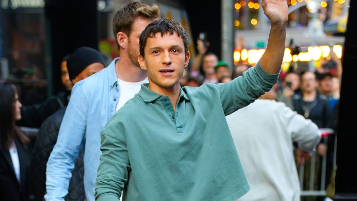 Tom Holland Grows Goatee With Blond Hair for LEGO TV Ad - Reality Tea