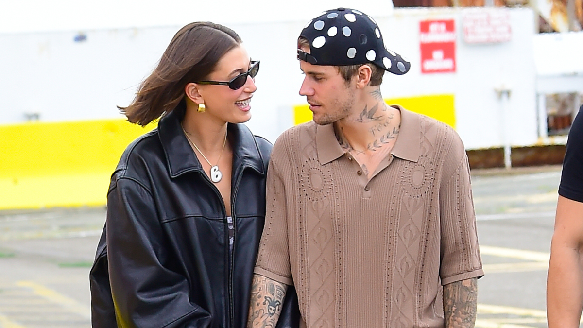 Justin Bieber's Photo With Hailey & Jack Has Fans Saying He Got His ...