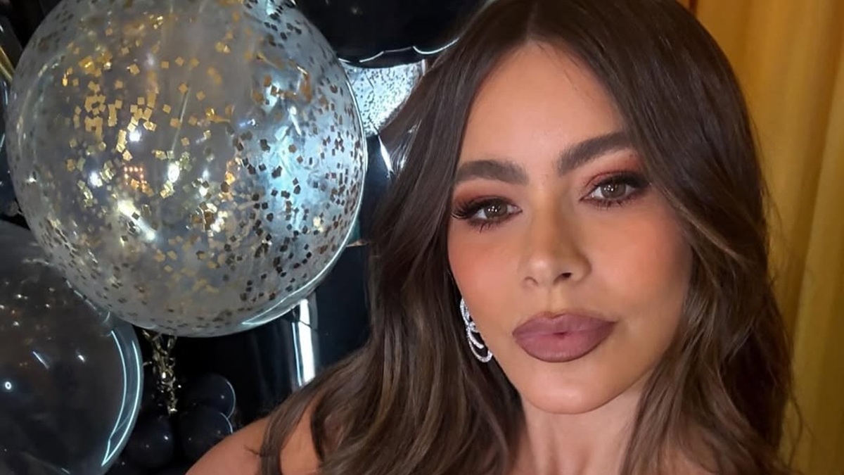 Internet Reacts to Sofia Vergara in Corset Top With Daring Neckline: 'Beautiful' - Reality Tea