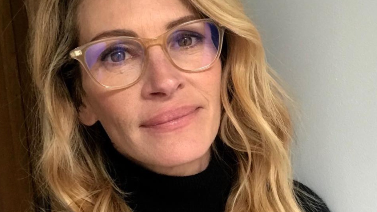 Julia Roberts Took Tie Accessorizing to a Whole New Level for ‘After ...