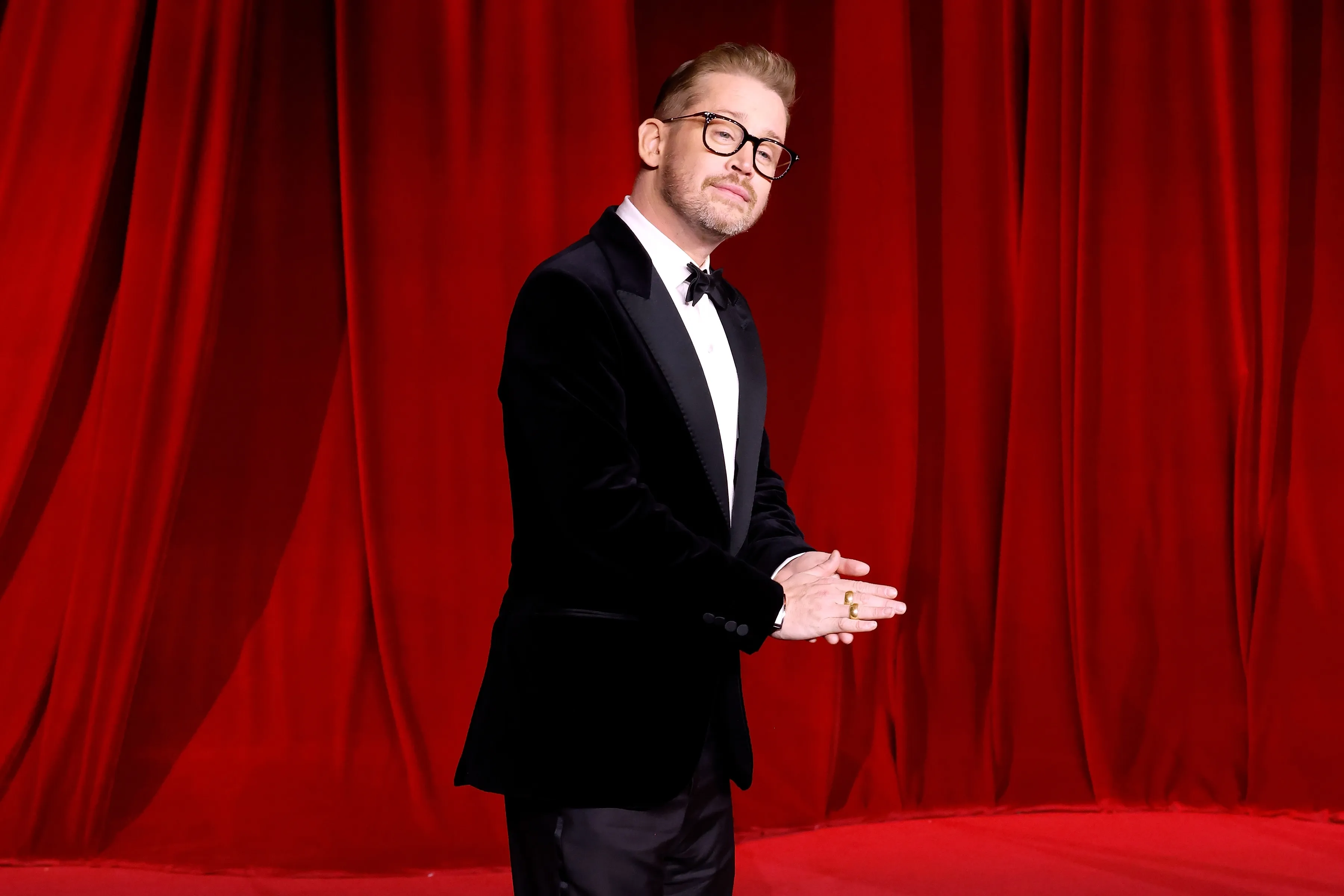 Macaulay Culkin Praises John Candy for Recognizing Father as ‘A Monster ...