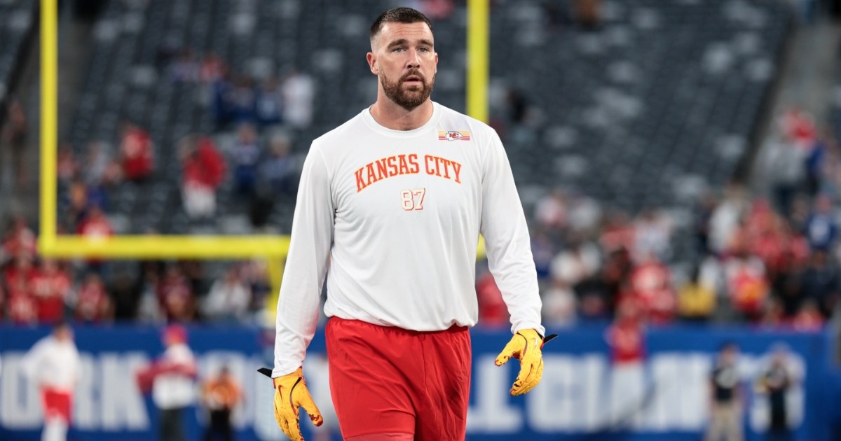 Travis Kelce Yells Back at Andy Reid After Game Plan Frustration Boils ...