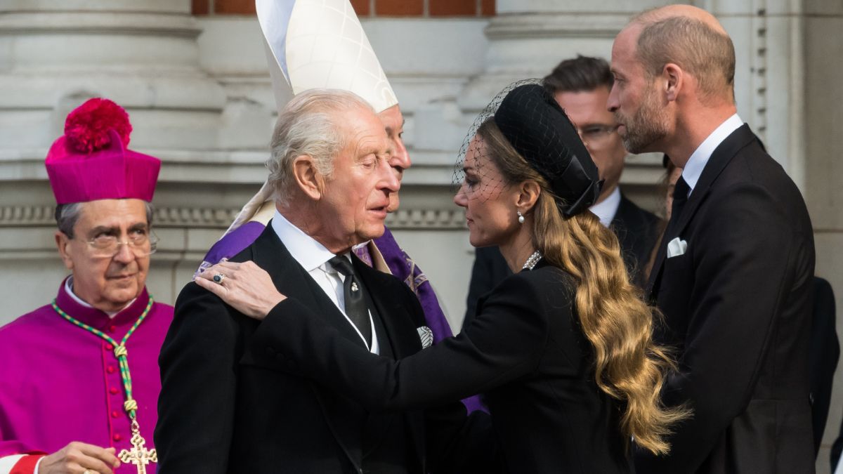 Kate Middleton's Warm Gesture Towards King Charles at Royal Funeral ...