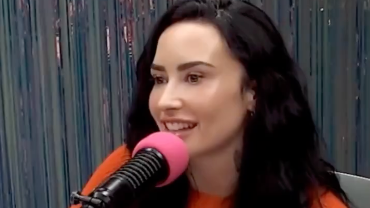 Demi Lovato Confesses to 'Dying' to Have One-on-One Conversation with ...