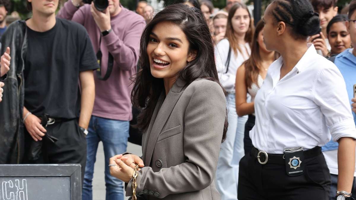 Rachel Zegler Ditches Shirt As She Wears Suit With Plunging Neckline ...