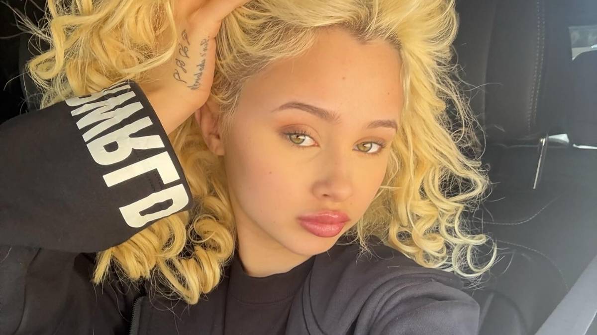 Alabama Barker Isn’t Your Usual Barbie in Pink Dress Photos - Reality Tea