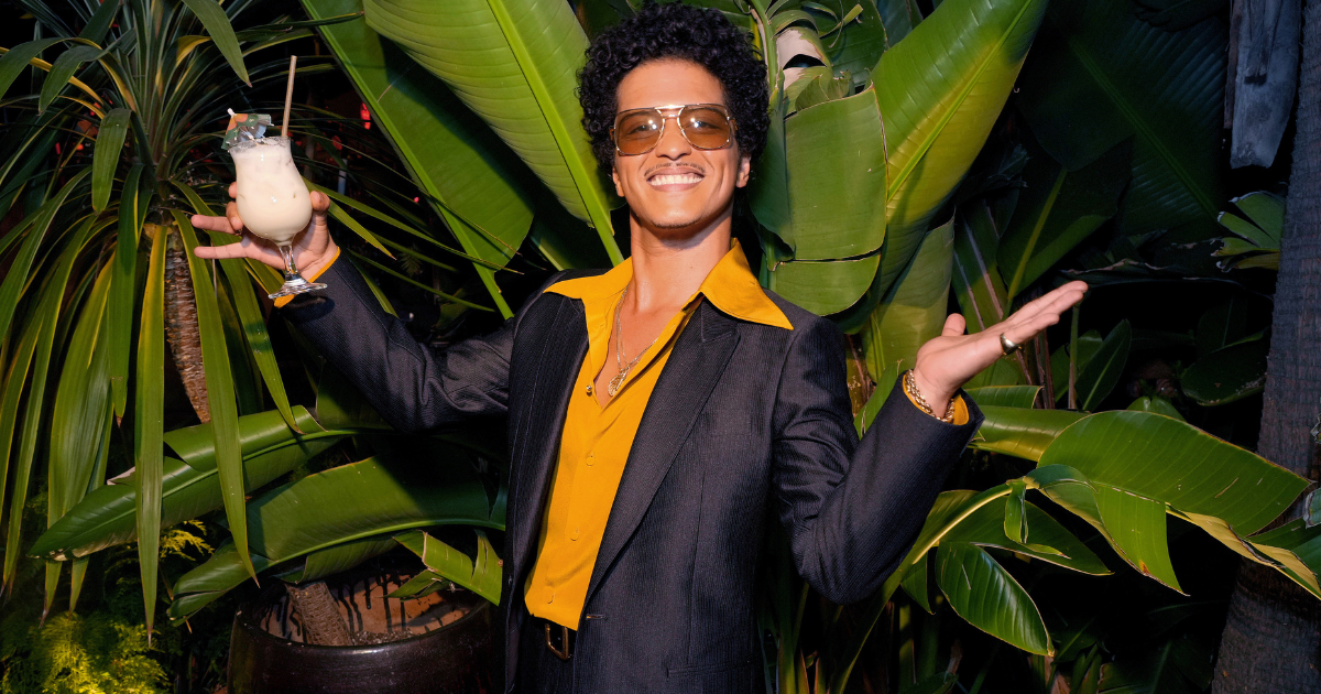 Fans Call Bruno Mars 'Old Man' as He Turns 40 - Reality Tea