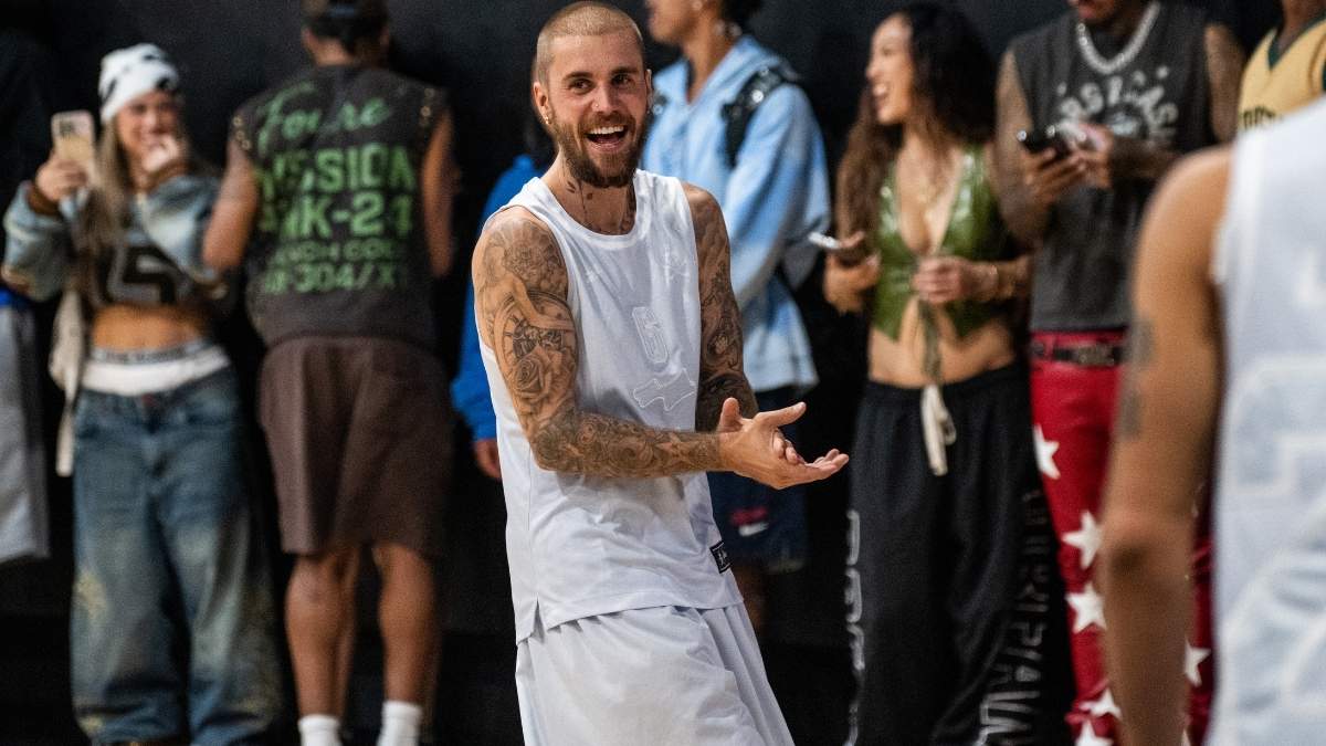 Justin Bieber's 'Dumb' Reaction to Shohei Ohtani's Home Run Goes Viral ...