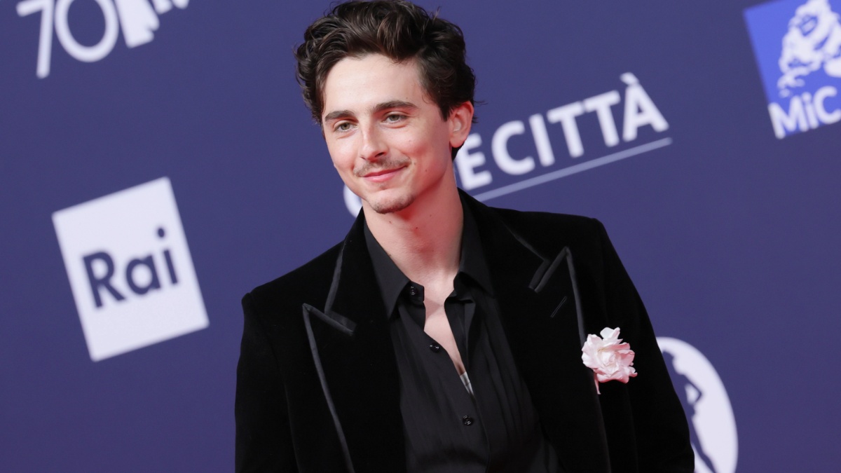 Timothée Chalamet Says Goodbye to Curls, Shows Off New Buzzcut ...