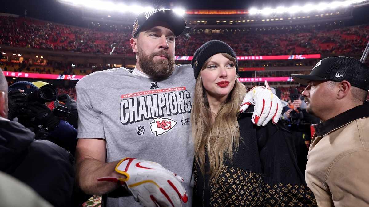 Travis Kelce on Taylor Swift's Actually Romantic: 'She Makes Talking S ...