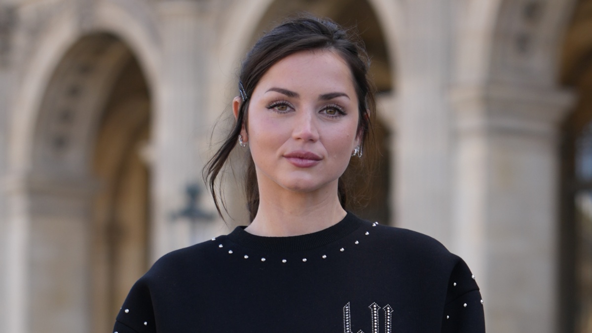Fans React to Ana de Armas Photographed Leaving Gym With Tom Cruise’s ...