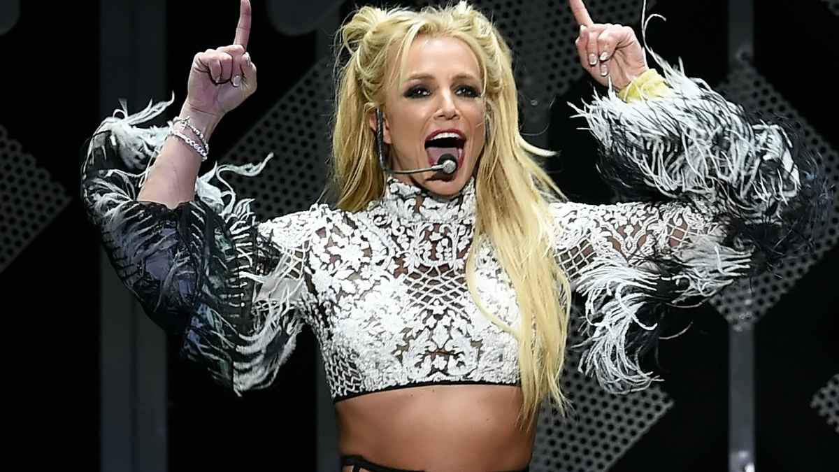 Britney Spears Shows Off Moves in Loose White Dress on a Yacht - Reality Tea