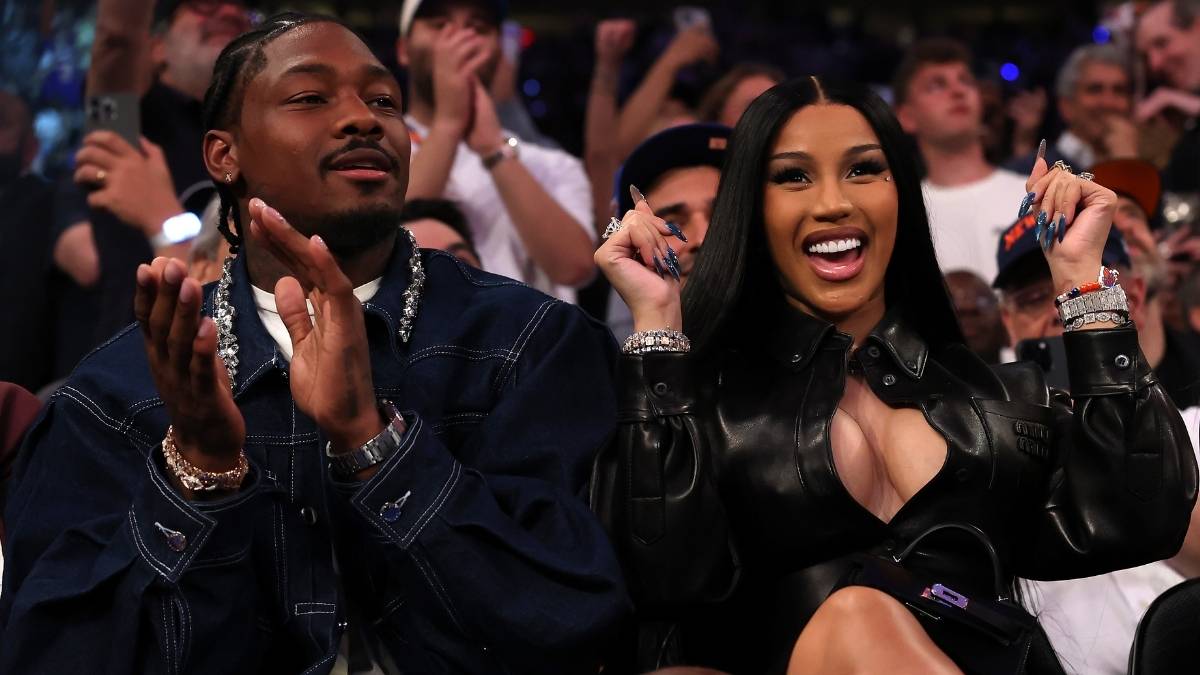 Cardi B & Stefon Diggs' Game Photos Gets Fans Talking - Reality Tea