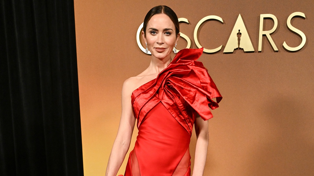 Emily Blunt's Red Frock Demands Second Glance - Reality Tea
