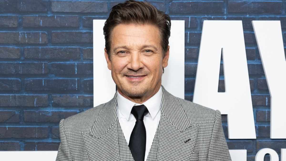Jeremy Renner Is Dating a Chanel Model After Public Tiff - Reality Tea