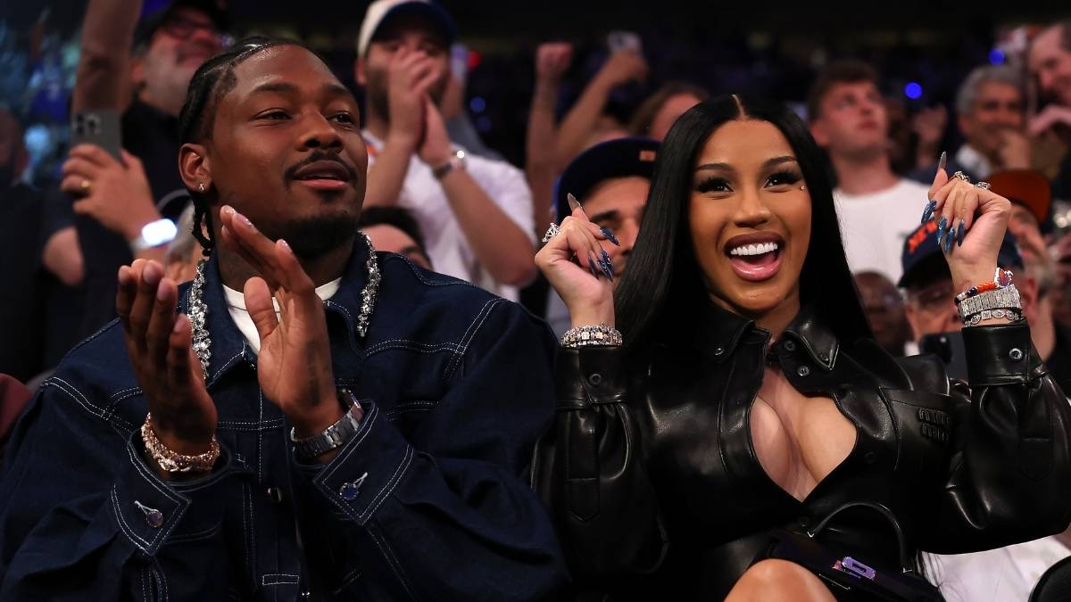 Stefon Diggs Says Cardi B 'Looks Good With Nothing On' - Reality Tea