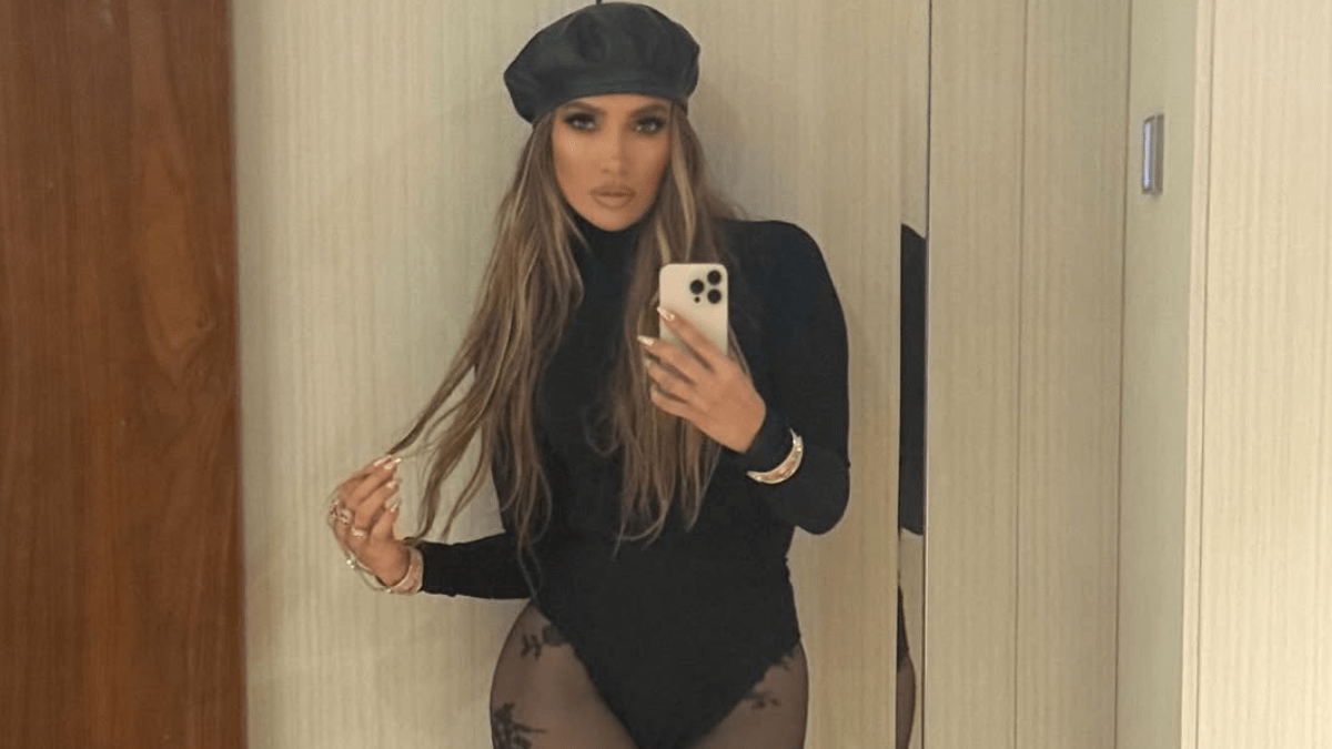 Jennifer Lopez Serves Thanksgiving Spread in Satin Lace Dress in Photos ...