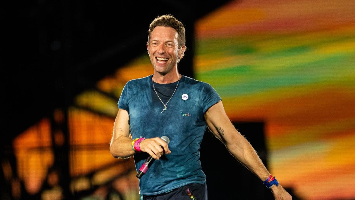 Influencer Denies Chris Martin Dating Rumors After Public Spotting ...