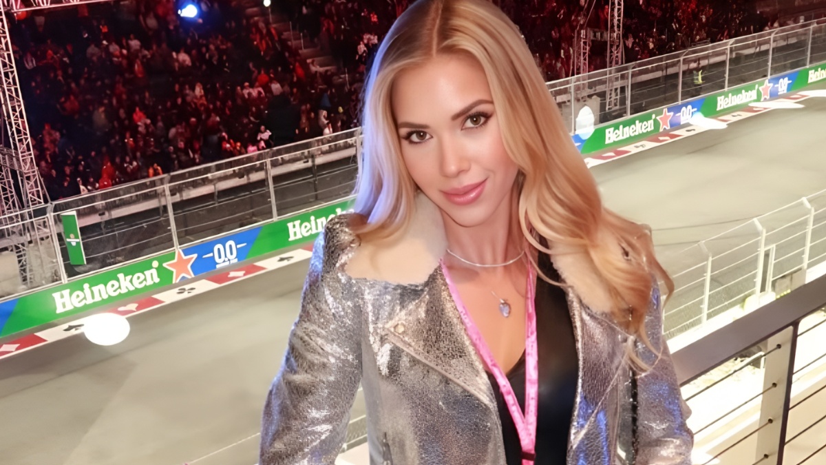 NFL Heiress Gracie Hunt Turns Heads in Mini-Skirt for F1 - Reality Tea